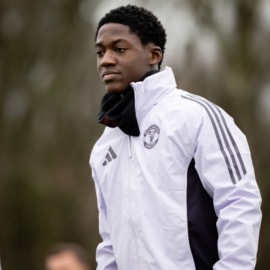 Kobbie Mainoo back in training for Manchester United ahead of Burnley ...